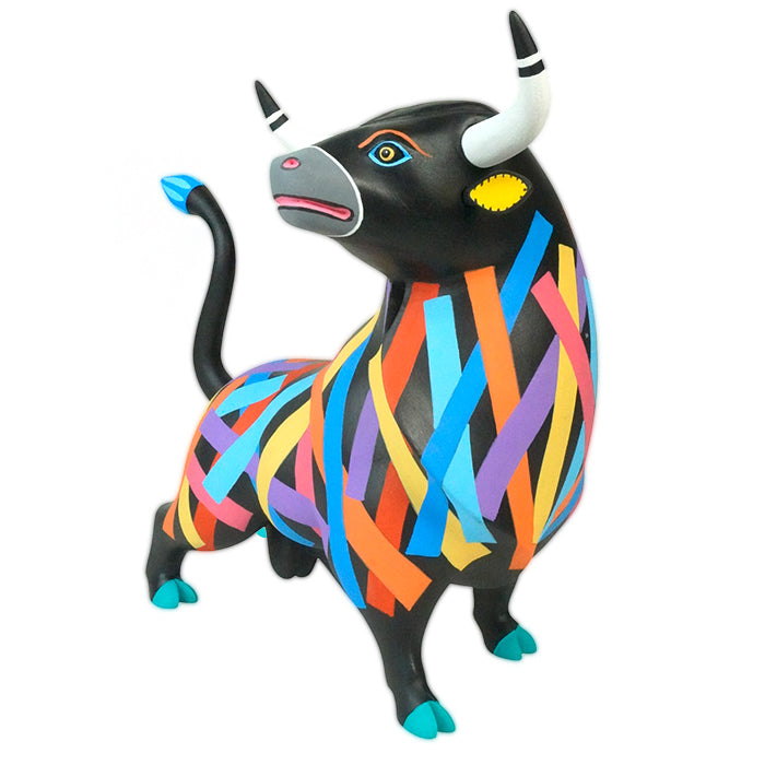 Luis Pablo:Magnificent Streamers Bull Sculpture | Sandia Folk